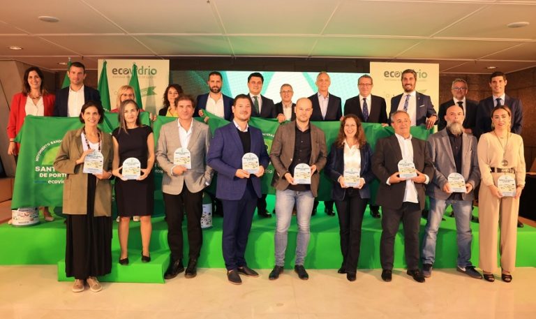El secretario de Estado de Medio Ambiente entrega la Bandera Verde de ...