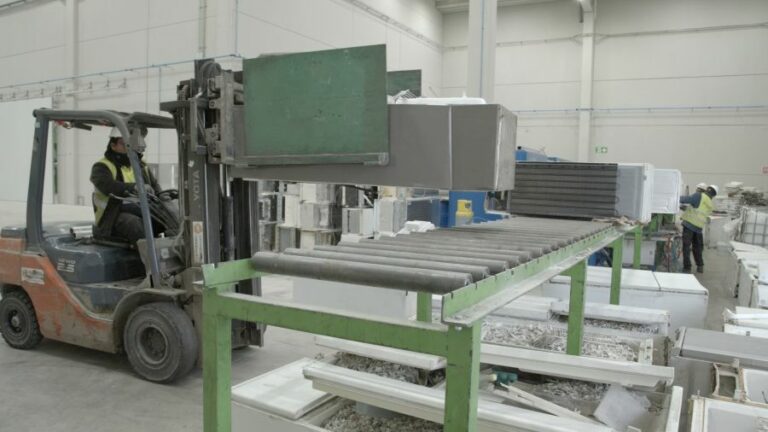 Movilex inicia la modernización de su planta de reciclaje de RAEE en ...